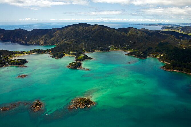 Bay of Islands and Hole in the Rock Scenic Helicopter Tour - An Overview of the Tour Experience