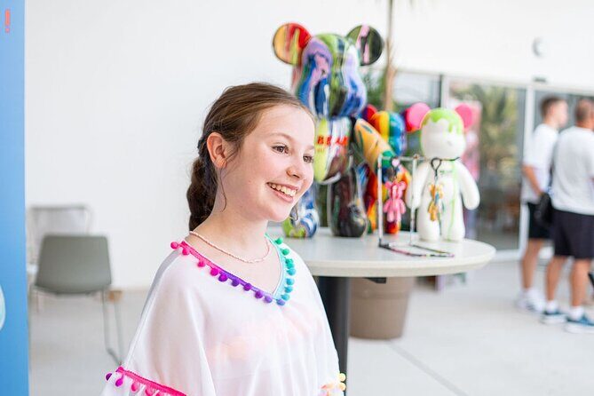 Bear Art Studio: Paint Your Own - Fluid Art Workshop in Alicante - An Entertaining and Relaxing Artistic Experience