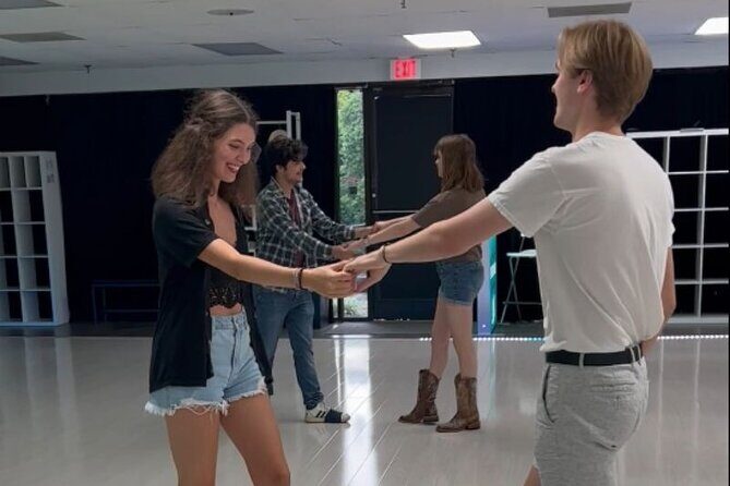 Beginner's Two Step and Country Swing Dancing Class - An In-Depth Look at the Class Experience