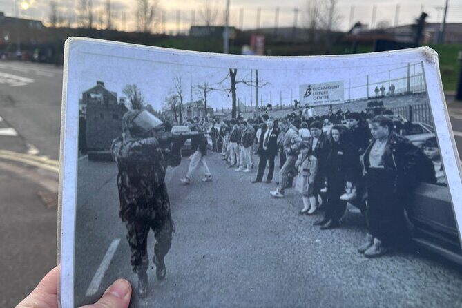 Belfast Black Cab Taxi Private Tour 2hr with Original Guides - The Sum Up