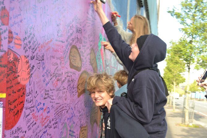 Belfast Black Cab Taxi Private Tour 2hr with Original Guides - FAQ