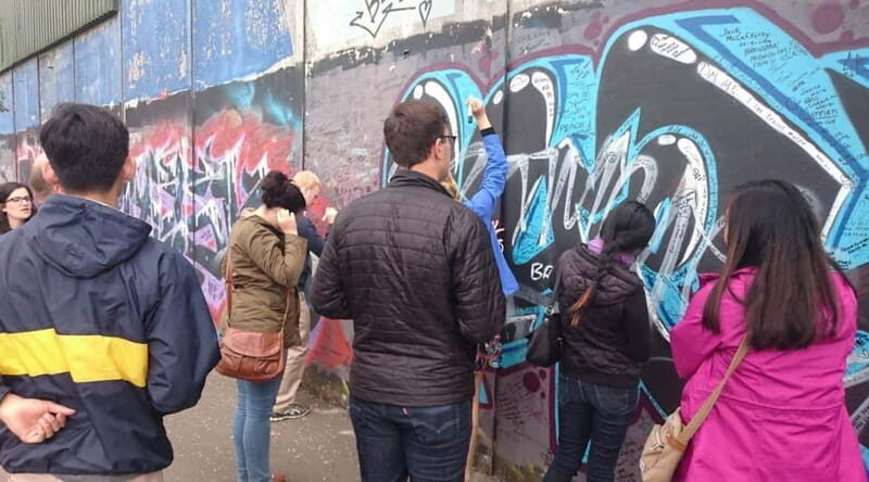 Belfast: Political Mural Taxi Tour - FAQ