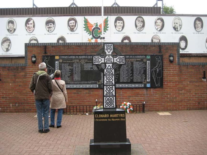 Belfast: Private Black Taxi Cab Political Murals Tour - What Makes the Experience Unique?