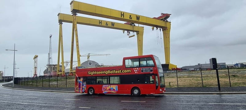 Belfast: Sightseeing Tour HOP ON HOP OFF from the City Hall - Key Points