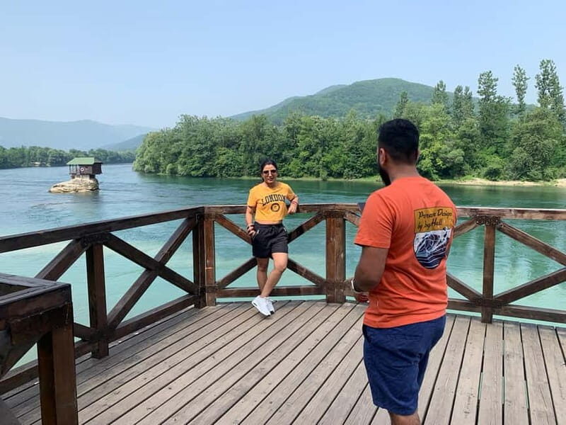 Belgrade: Best of West (Drina House, Drvengrad and Sargan 8) - Lunch and Local Delights