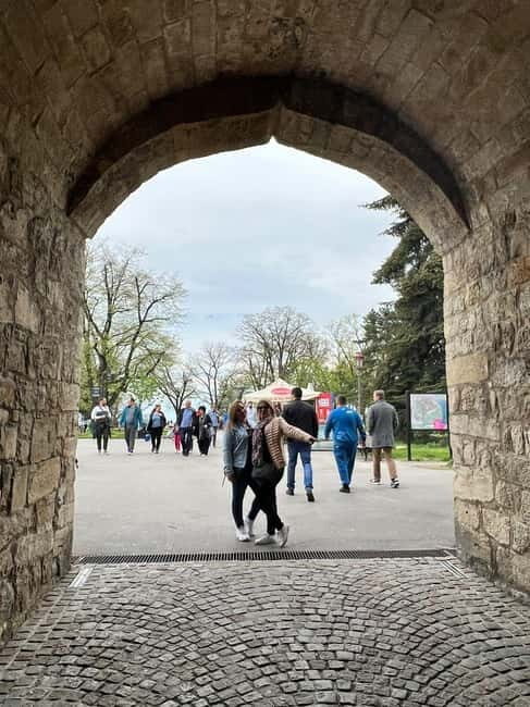 Belgrade: Small-Group Guided Day or Night Walking Tour - Analyzing the Value