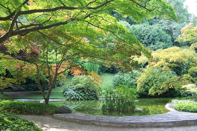 Bellagio, the pearl of lake Como. The village and the surrounding area - Villa Melzi Gardens: An Artistic Naturalistic Retreat