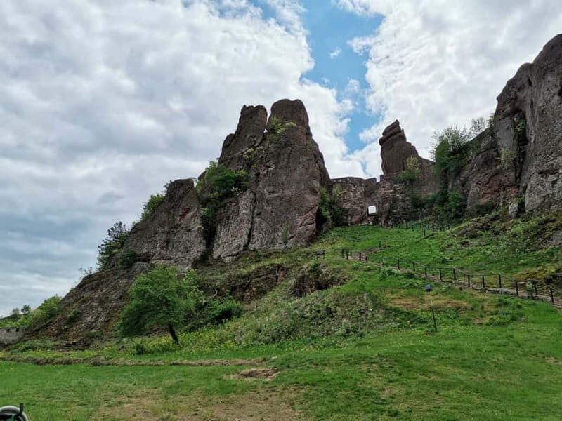 Belogradchik Rocks & Venetsa Cave Day Trip from Sofia - What to Expect at Belogradchik Fortress