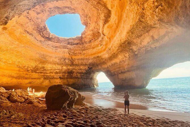 Benagil: Guided tour through the caves and Praia da Marinha - Key Points