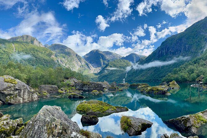 Bergen: Easy Hike to Bondhus Glacier Lake w/Lunch in Rosendal - Transportation & Group Dynamics