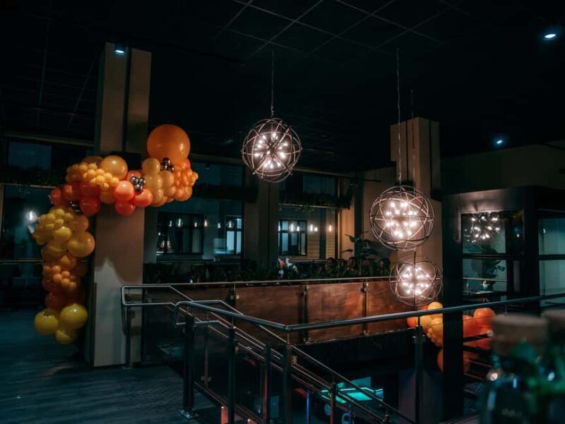 Bergen: High-Tech Minigolf in Top Bergen Activity Bar! - Key Points
