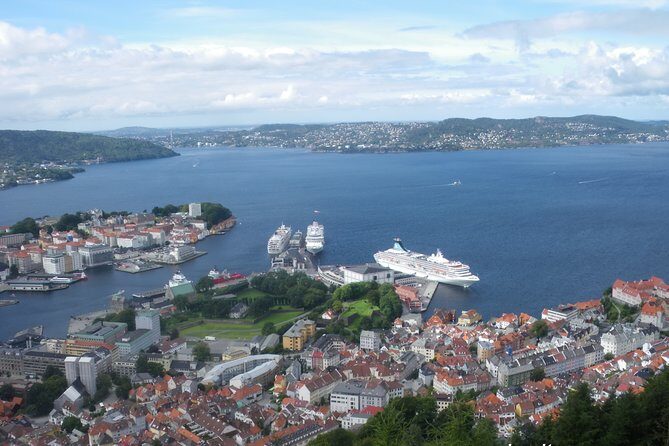 Bergen: Local food tasting & Excursion with a city view from the top - Food Tastings and Additional Costs
