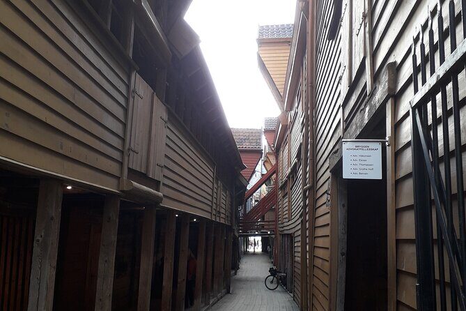 Bergen: Local food tasting & Excursion with a city view from the top - The Sum Up