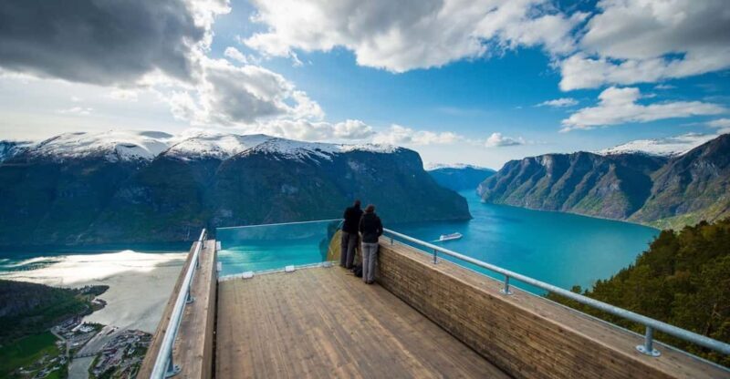 Bergen: Nærøyfjorden, Flåm, and Stegastein Guided Bus Tour - Exploring Flåm