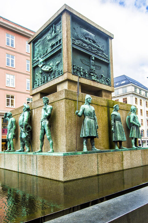 Bergen: Private tour in your own language - The Sum Up  
