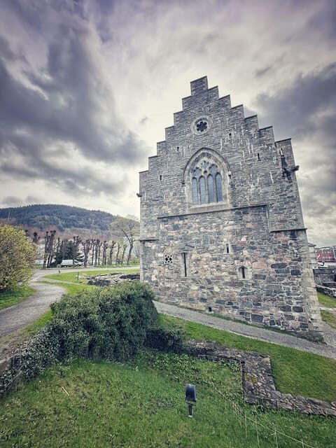 Bergen's Twilight Magic: An Evening Adventure - Key Points