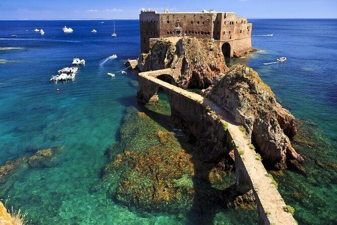 Berlengas Island Catamaran Tour + SUP - Key Points