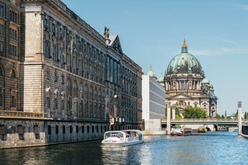 Berlin: 1-Hour City Tour by Boat with Guaranteed Seating - FAQs