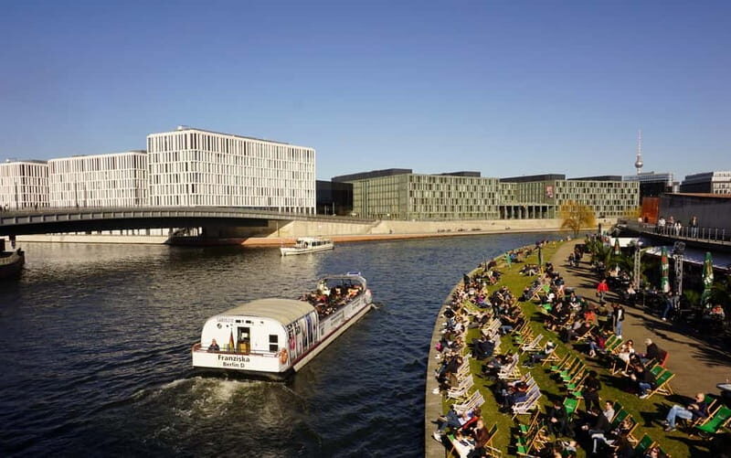 Berlin: 1-hr Boat Tour with Bilingual Live Guide (DE/EN) - What To Expect During the Tour