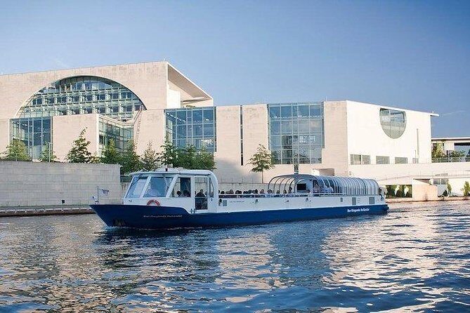 Berlin 3-Course Dinner Cruise - FAQs