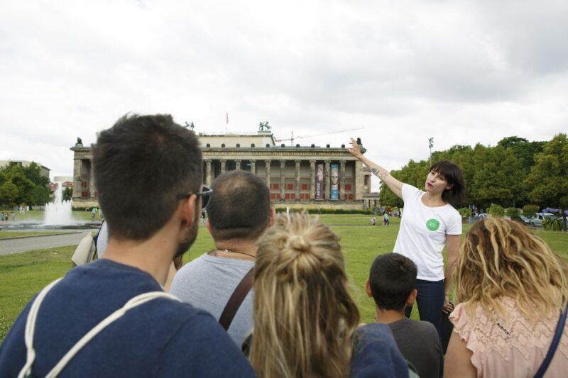 Berlin: 4-Hour Guided Highlights Tour in Spanish - Discover Berlin’s Major Attractions and Stories