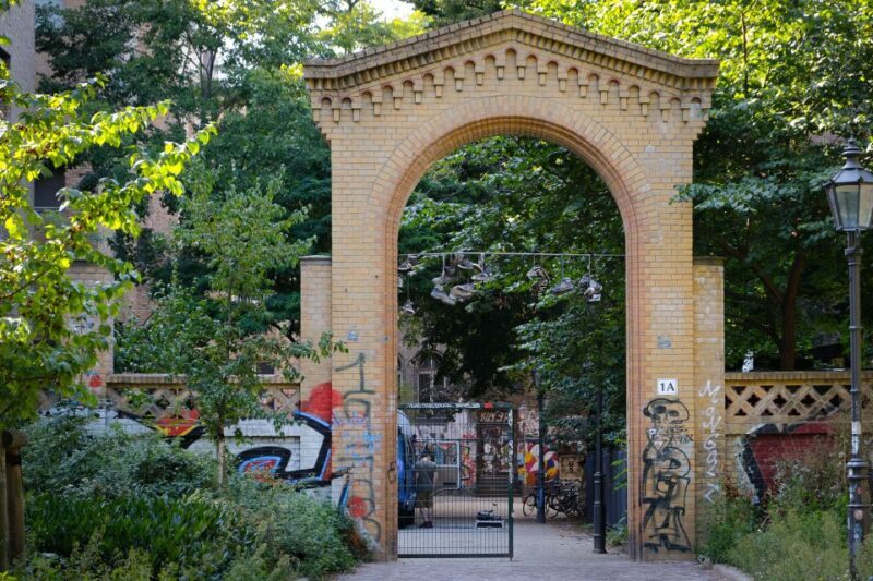 Berlin: Alternative Berlin Walking Tour - Who Is This Tour For?