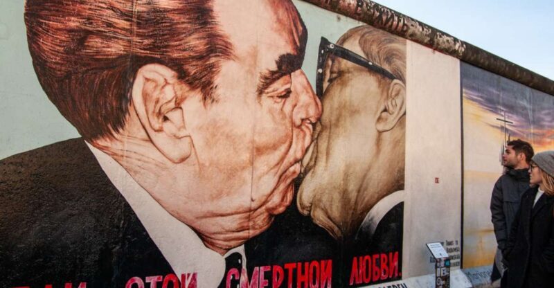 Berlin: Alternative Culture Walking Tour & Photoshoot - The Value of This Tour