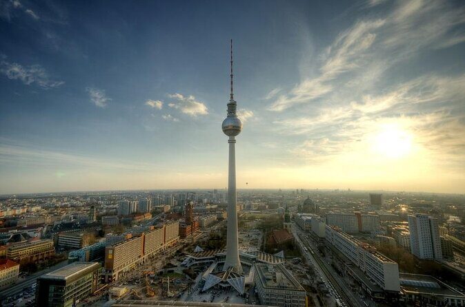 Berlin Capital 4-Course Sunset Dinner Cruise Including Drinks - The Pros and Cons
