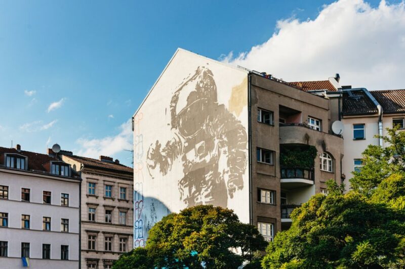 Berlin: City Street Art Guided Walking Tour - The Guides: Knowledge, Passion, and Humor