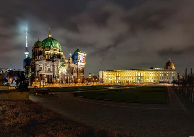 Berlin: City tour at night with illuminated sights - What to Expect on the Night Tour