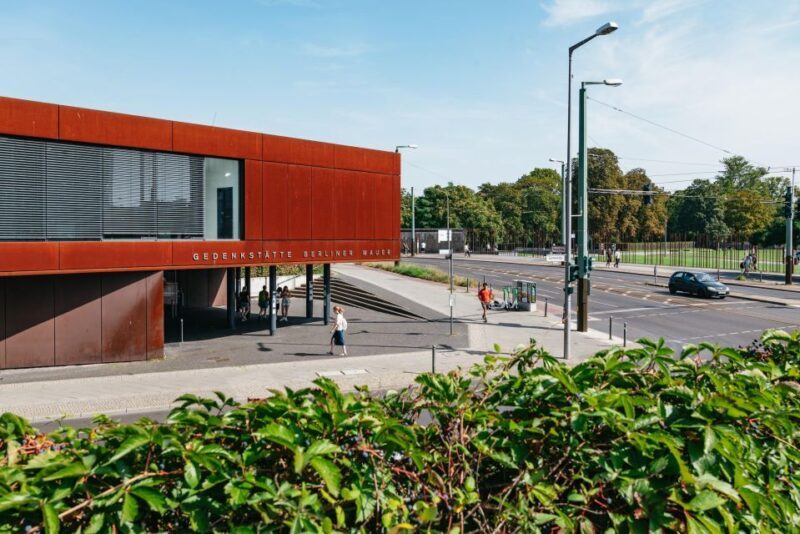 Berlin: Cold War & Berlin Wall History Guided Bike Tour - Why Is This Tour a Good Choice?