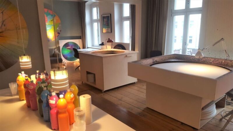 Berlin: Create Your Own Spin Painting at Jans Echternacht - Experience a Unique Art Adventure in Berlin: Create Your Own Spin Painting at Jans Echternacht
