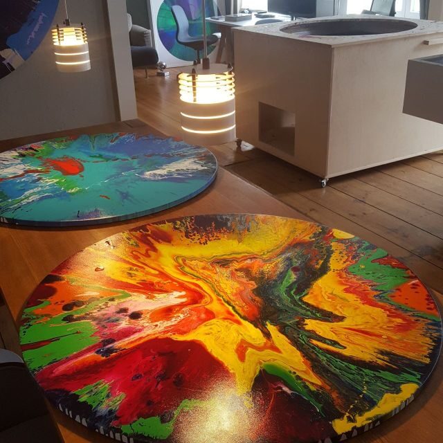 Berlin: Create Your Own Spin Painting at Jans Echternacht - Who Will Love This Experience?