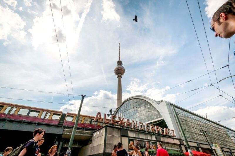 Berlin: East and West Hop-On Hop-Off Bus Tour - FAQ