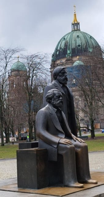 Berlin (E)Bike Tour Historical Highlights in Small groups - FAQ