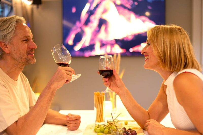 Berlin: Evening Boat Cruise  Romance & Moonlight - Who Is This Tour For?