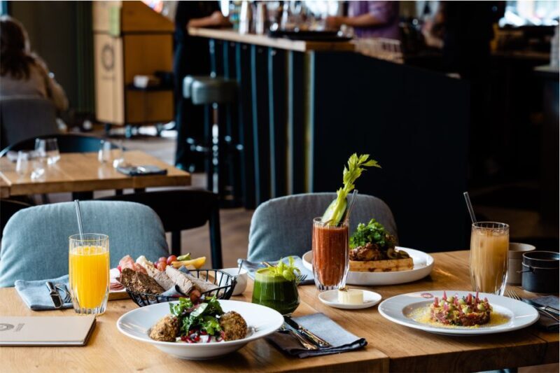 Berlin: Fine Dining Breakfast with Champagne in Schoneberg - Champagne and Coffee  