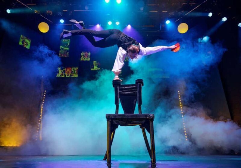 Berlin: "Flying Lights" - incl. Flying Steps  Variety Show - Key Points  