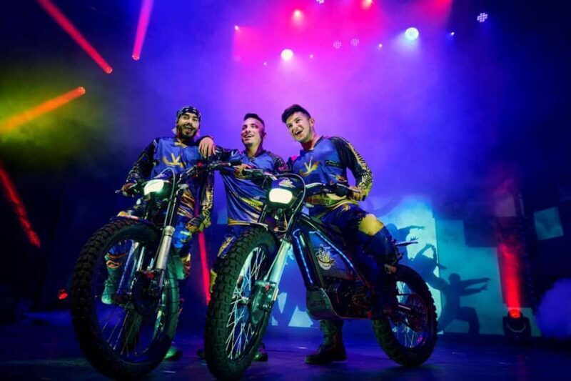 Berlin: "Flying Lights" - incl. Flying Steps  Variety Show - An Overview of "Flying Lights" – Why It’s Worth Considering  