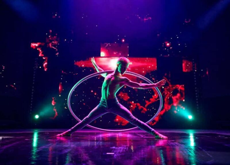 Berlin: "Flying Lights" - incl. Flying Steps  Variety Show - Authentic Insights from Reviews  