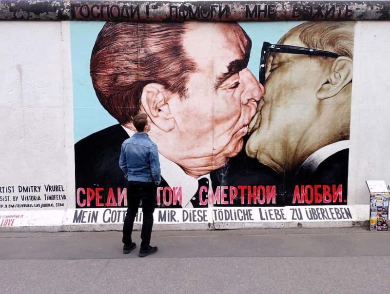 Berlin: From East to West & Wall Tour by Bike with a Guide - Why This Tour Really Works for Travelers