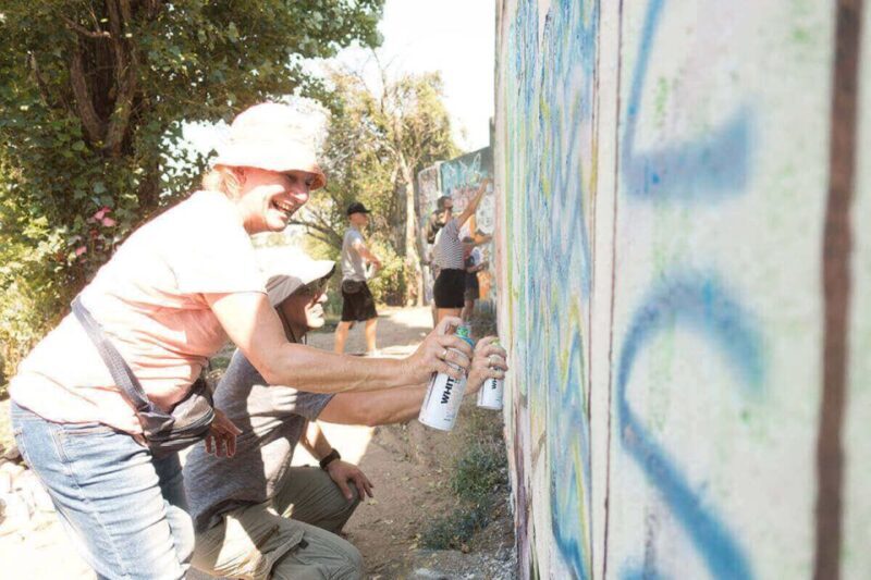Berlin: Graffiti Workshop at the Berlin Wall - Introduction to the Experience