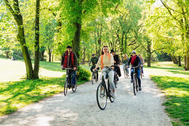 Berlin: Green City Guided Bike Tour - Key Points