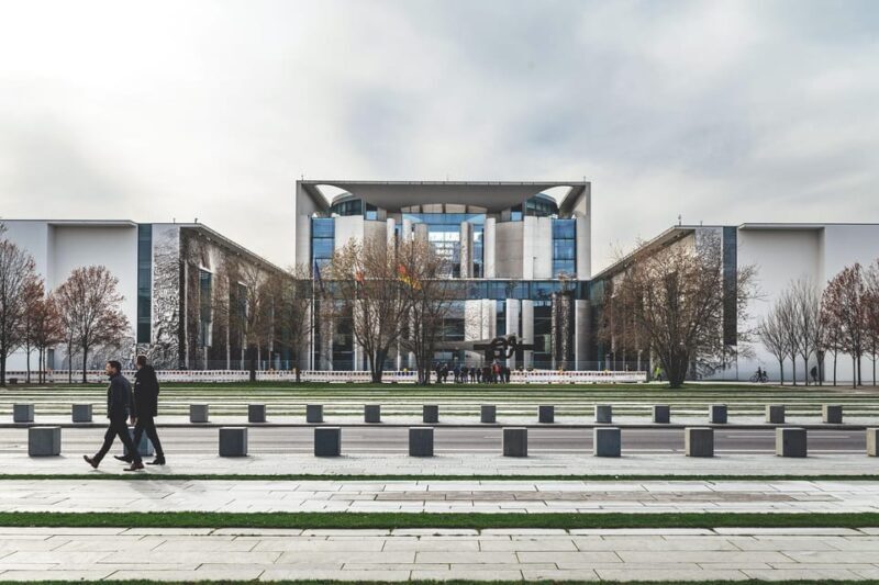 Berlin: Guided Walking Tour around the Reichstag - FAQ