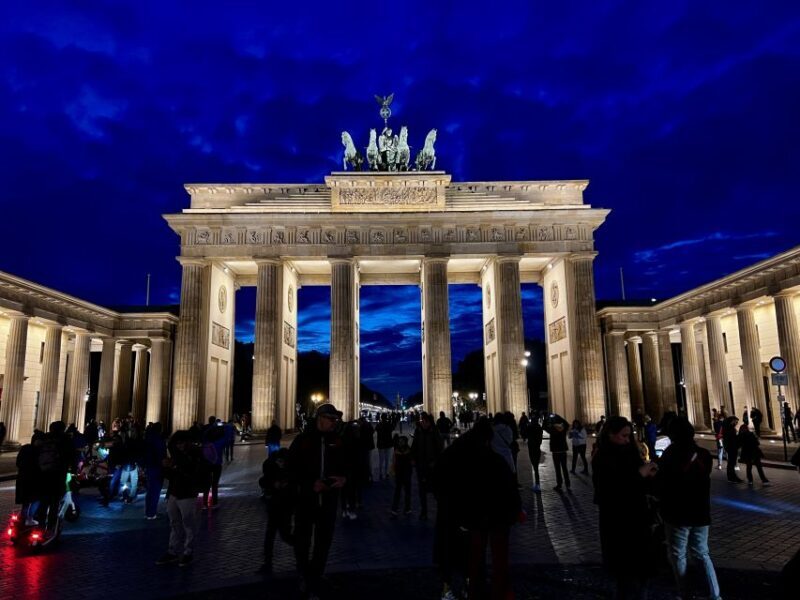 Berlin: Guided Walking Tour in English - The Final Symbol: Brandenburg Gate