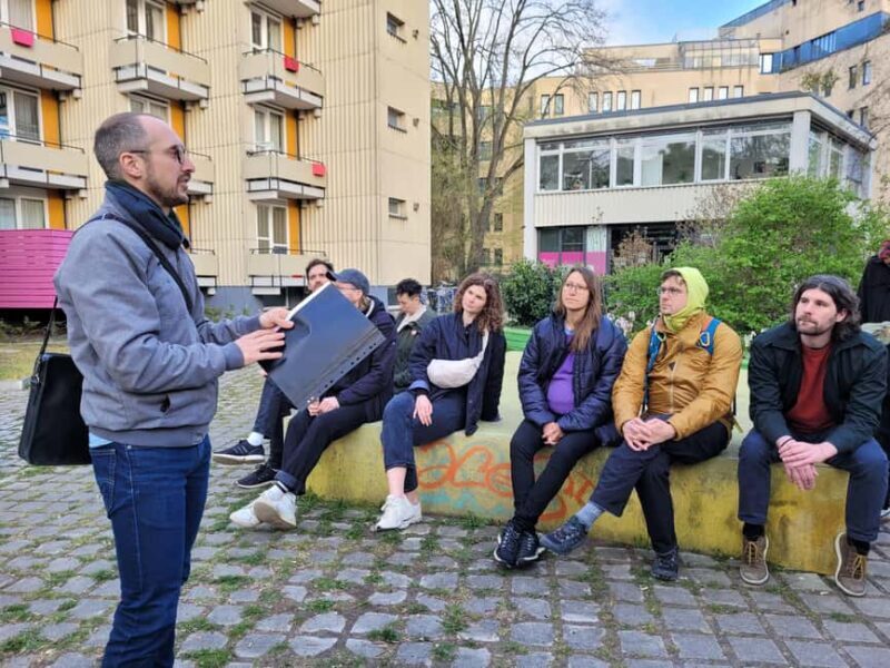 Berlin: Hansaviertel Modernist Architecture Tour - The Heart of the Tour: A Walk Through Time and Style