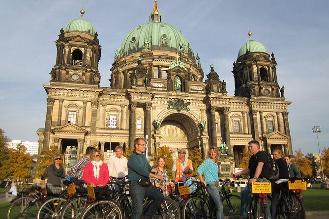 Berlin Highlights Sightseeing Bike Tour in Small Groups - The Itinerary: A Walk (or Pedal) Through Berlins Highlights