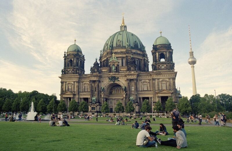 Berlin Historical Highlights Walking Tour - Who Should Book This Tour?