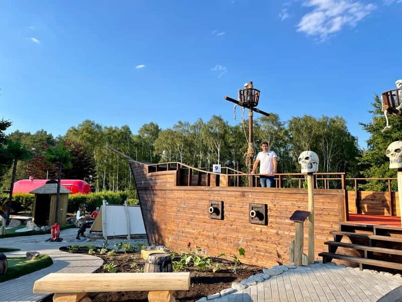 Berlin: Pirate´s Island Adventure Mini Golf Ticket - Key Points