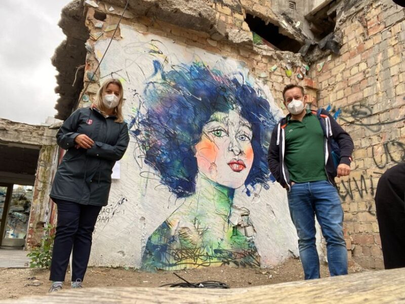 Berlin: Private Custom Tour with a Local  Icons & Gems - FAQ